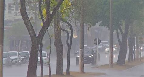 Final de semana deve ser de chuva forte e temperaturas amenas em Cuiabá