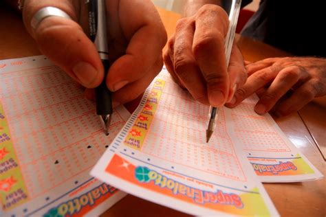 Estrazioni Lotto SuperEnalotto e 10eLotto di oggi giovedì 12 novembre