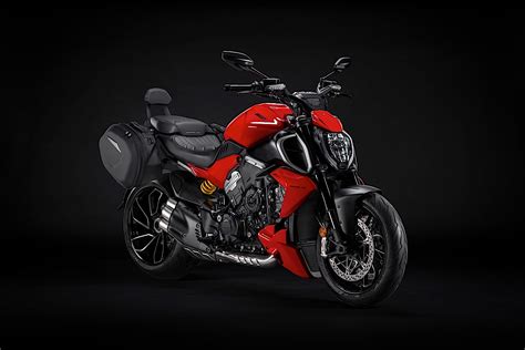 Theres More Than One Way To Ride The Diavel V And Ducati Has A
