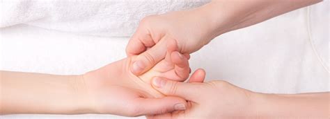 Ayurvedic Hand Massage Treatment In Bath Blissful Ayurveda