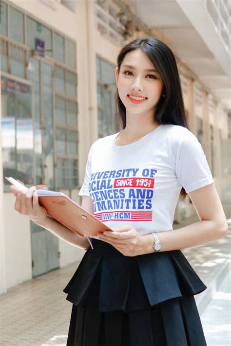Hoa hậu Hoà bình quốc tế 2021 Nguyễn Thúc Thùy Tiên học trường ĐH nào