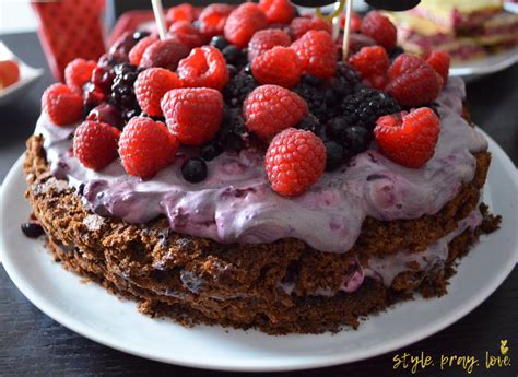 Einfaches Rezept Schokoladiger Naked Cake Mit Beeren Style Pray Love