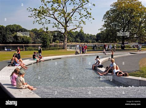 Prinzessin Diana Memorial Fountain London Stockfotografie Alamy