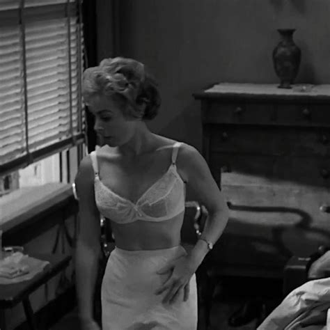 R E P L I C A N T On Twitter El Personaje De Marion Crane