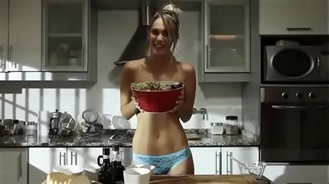 A Fuego Maximo La Sexy Cuoca In Topless Hot Sex Picture