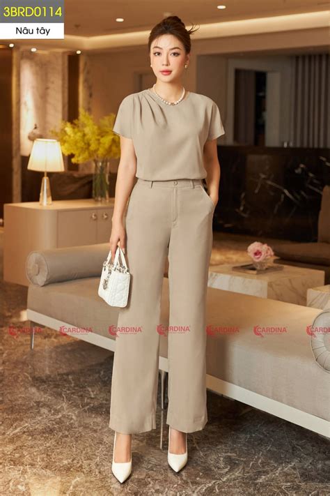 Đi họp lớp mặc gì đẹp Gợi ý 20 outfits đi họp lớp cho U30 U40