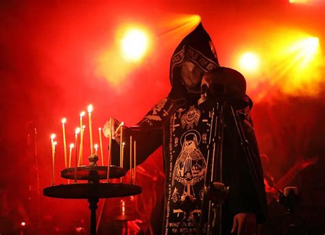 Amenazas y presiones de la Iglesia provocan la cancelación del