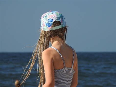 Юные девочки на море 85 фото