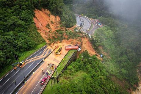 Paraná ao menos 30 estão desaparecidos após deslizamento 30 11 2022