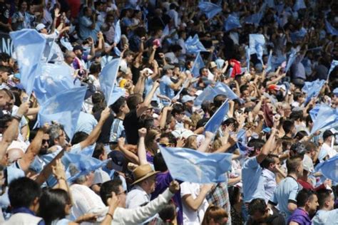 El De Abonados Del Rc Celta Renuevan Su Carn En Los Primeros Tres