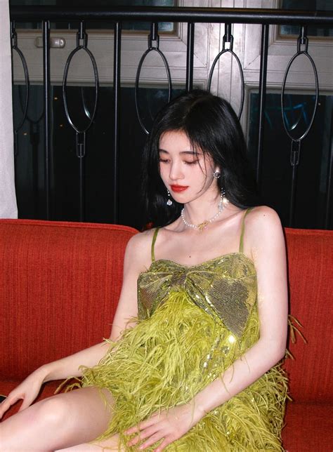 China Entertainment News Ju Jingyi Poses For Photo Shoot