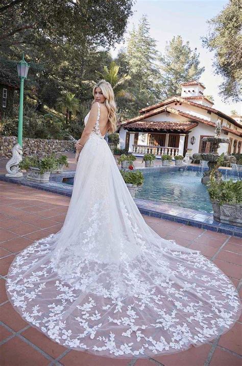 Stun Your Guests In A Sexy Backless Wedding Dress Blog Casablanca