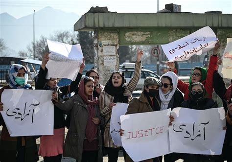 Les visages du courage à Kaboul les femmes manifestent contre le