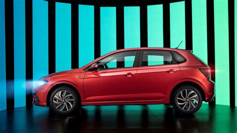 VW Polo 2023 chega às lojas renovado e intensa procura