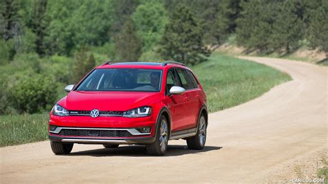 Volkswagen Golf Alltrack US Spec 2017MY Front