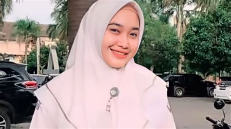 Dr Dina Janda Cantik Cerai Mati Cari Jodoh Serius Tua Atau Duda Gak