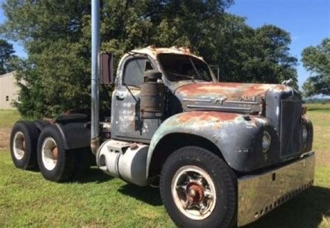 1961 Mack B61 Truck Mack Trucks Mack Dump Truck Peterbilt Trucks