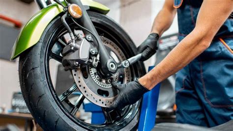Como fazer a manutenção de uma moto Divirto