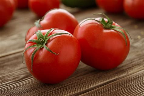Quante Calorie Ha Un Pomodoro Ecco I Suoi Valori Nutrizionali Pomup