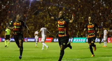 Vagner Love é reforço do Atlético GO para 2024