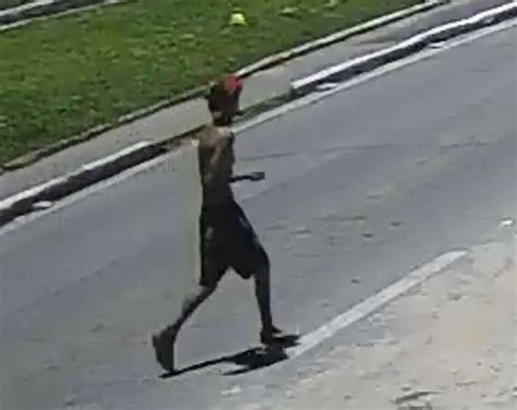 Jovem de 23 anos é morto a pauladas por homem gorro de Papai Noel