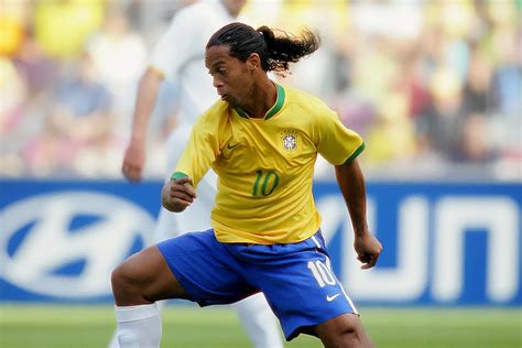 A declaração de Rihanna direcionada a Ronaldinho Gaúcho