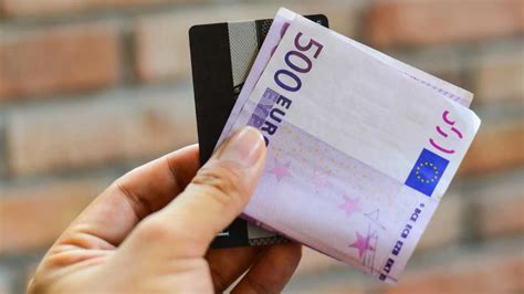 Cuánto dinero se puede dar a un familiar sin declarar