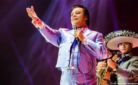 Juan Gabriel brillante y auténtico cinco años después de su muerte