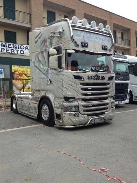 Pin di DERAME EDDY su CAMIONS DE RÊVES nel 2024