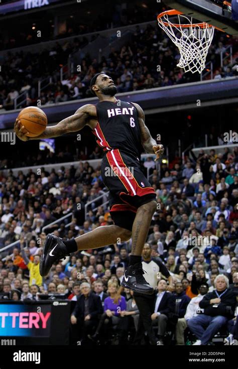 Miami Heat Lebron James Slam Dunk