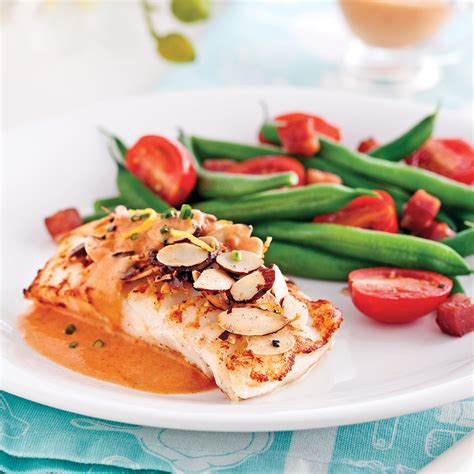 Filets de poisson aux amandes sauce rosée Les recettes de Caty