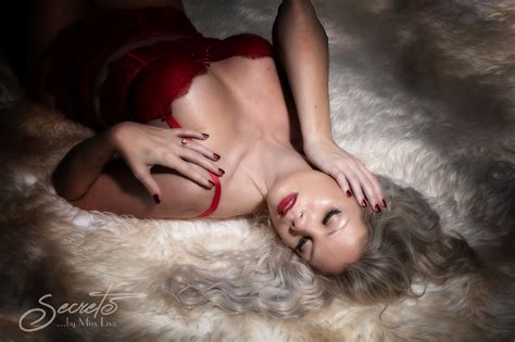 Lisa Marcos Naked Telegraph