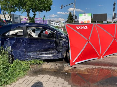 Poważny wypadek pod Warszawą Na miejscu wylądował śmigłowiec LPR