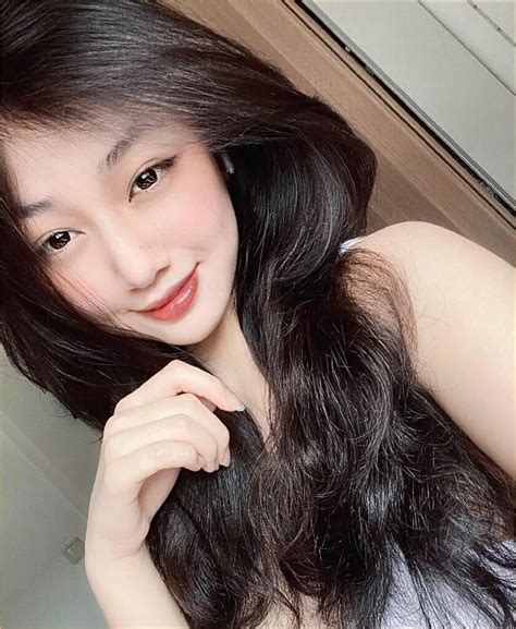 Clip hot Trần Hà Linh thủ dâm tự sướng tại phòng ngủ