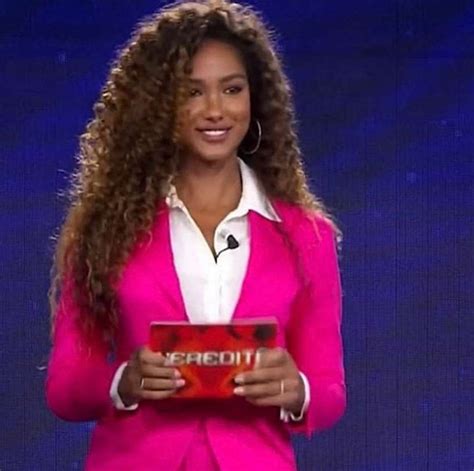 Samira Lui la prof dell Eredità è fidanzata ecco chi è Luigi