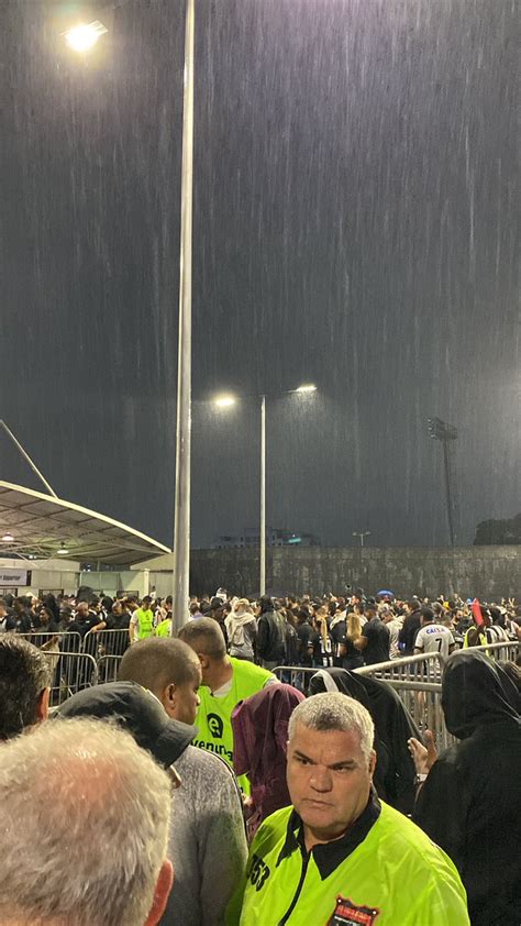 Central Botafogo On Twitter CHOVENDO MUITO BOTAFOGO
