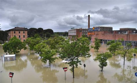 Inundaciones En Italia Dejan M S De Mil Personas Desplazadas