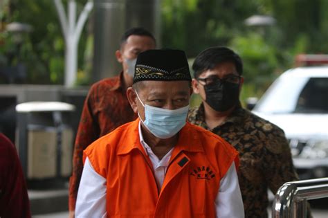 FOTO Pemeriksaan Lanjutan Tersangka Eks Bupati Sidoarjo Saiful Ilah