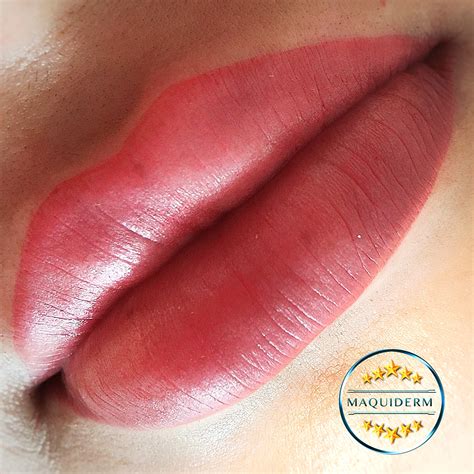 Le maquillage permanent des lèvres MAQUIDERM