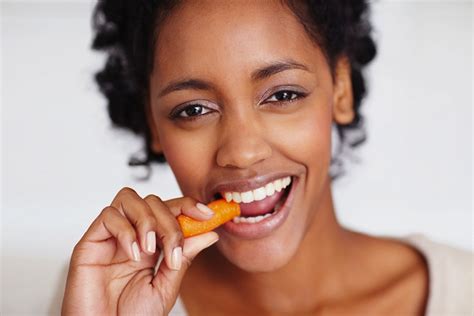 Saiba como a alimentação pode ajudar na saúde bucal Minha Saúde Hapvida