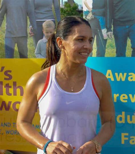 Tulsi Gabbard Scrolller