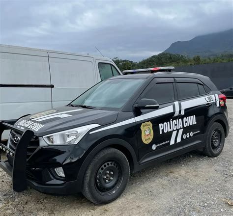 Ex modelo é encontrada morta e o corpo carbonizado em Cotia