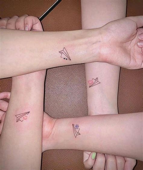 Tatuajes Minimalistas Para Amigas Ideas Bonitas Y Llenas De Significado