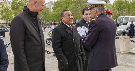 Gustavo Adrianzén arribó a Francia para participar en Reunión del