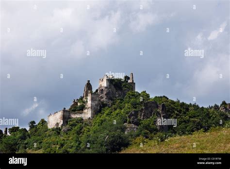 Ruine Von Duernstein Stockfotos Und Bilder Kaufen Alamy