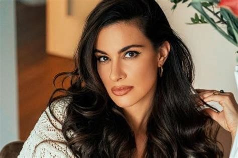 Dragana Kosjerina Šarmirala Javnost Novom Fotkom Ogolila Ovaj Deo Tela I Pustila Dugu Bujnu