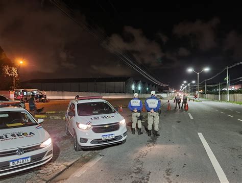 Operação Lei Seca prende 3 e flagra irregularidades em Maceió e região