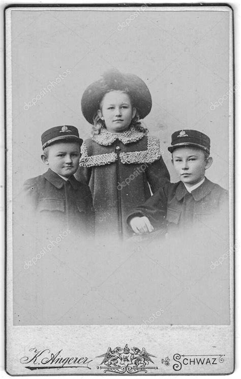Tarjeta De Gabinete Vintage Muestra Retrato De Hermanos Lindos Dos Dos