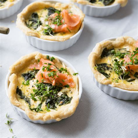 Recept på glutenfria minipajer Fyllda med feta och spenat