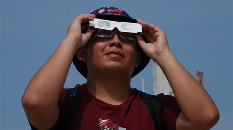 Por qué puede ser peligroso ver el eclipse solar del 8 de abril de